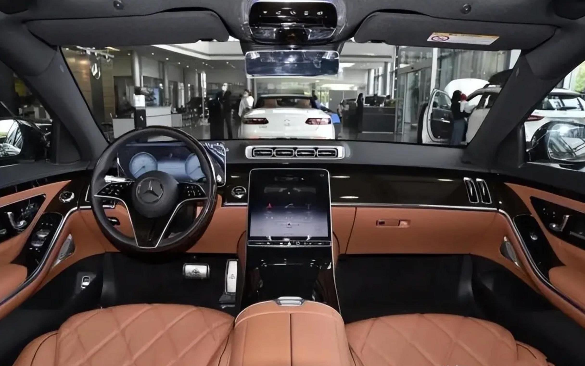 【文章】奔驰“旗舰”迈巴赫S900实车曝光：搭4.4T双涡轮V8动力！5秒破百?_车家号_汽车之家