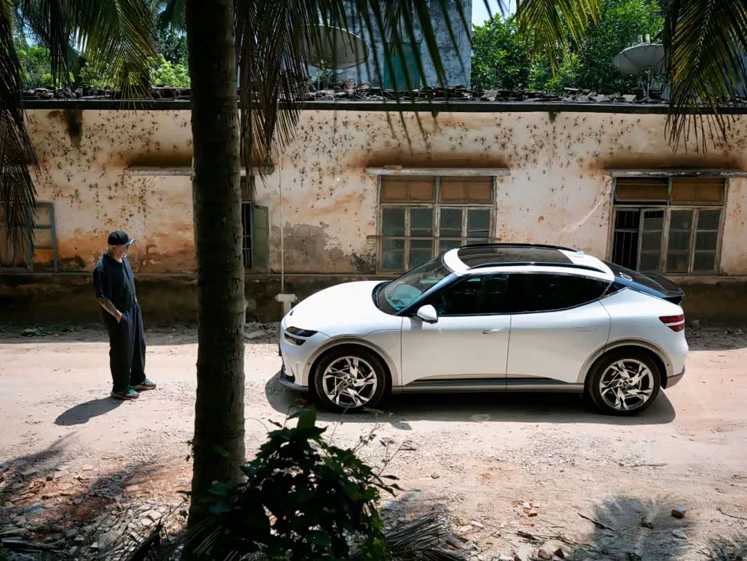 【文章】捷尼赛思GV60: 一颗旋转水晶球的两面_车家号_汽车之家