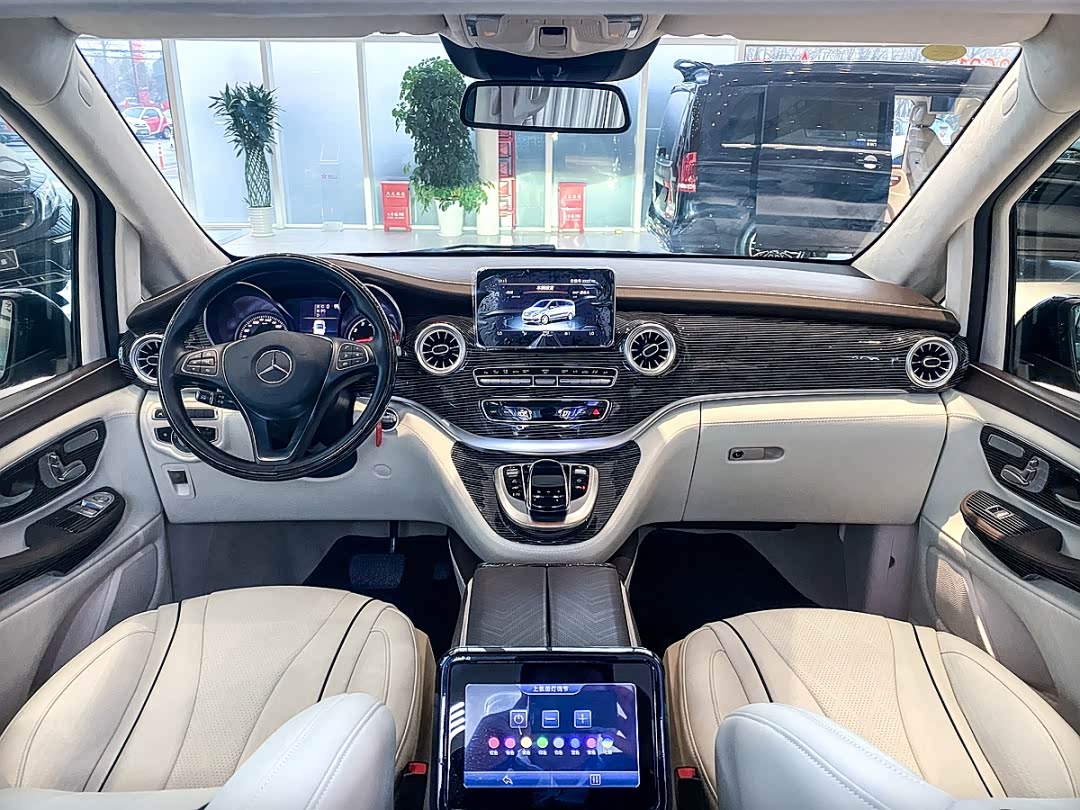 【文章】新款奔驰V260L银河版 瀑布式进气格栅前脸 银河系列元素_车家号_汽车之家