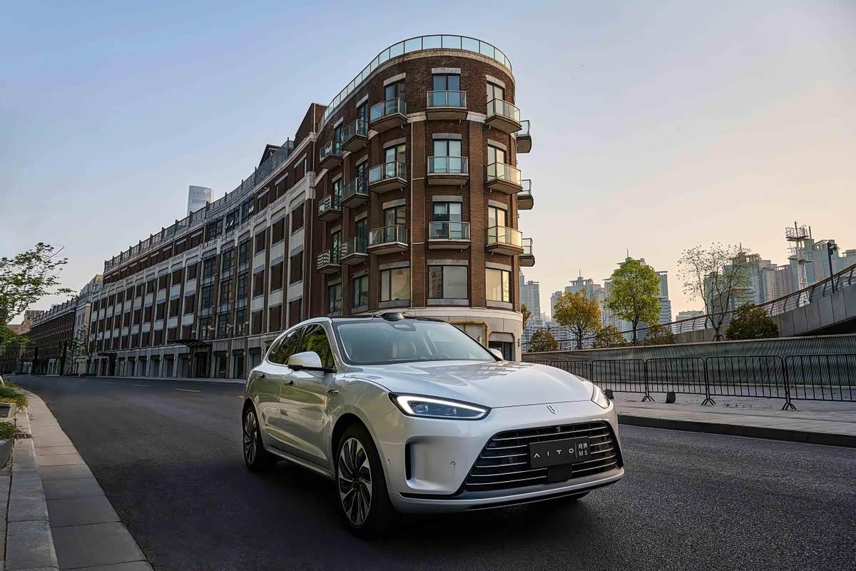 【文章】汽车之家夜间AEB实测，问界M5智驾版优势显著，远超理想L7 Max_车家号_汽车之家