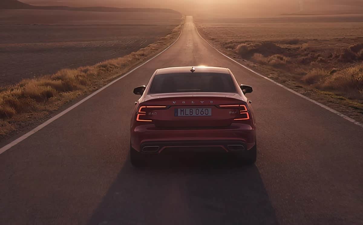 【文章】全系加入48v轻混系统，新款沃尔沃S60正式上市_车家号_汽车之家