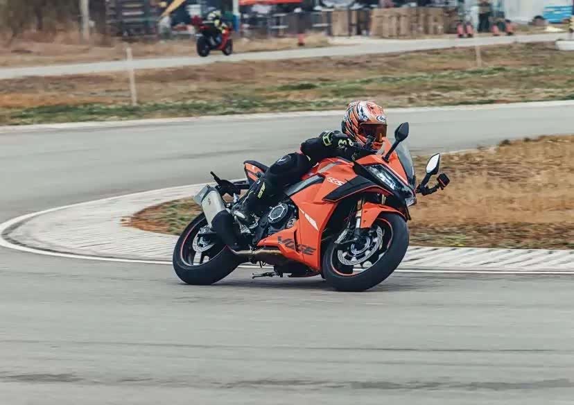 【文章】比预售价低了1千无极RR525正式上市，亮相新复古Q250\AC300 Café_车家号_汽车之家