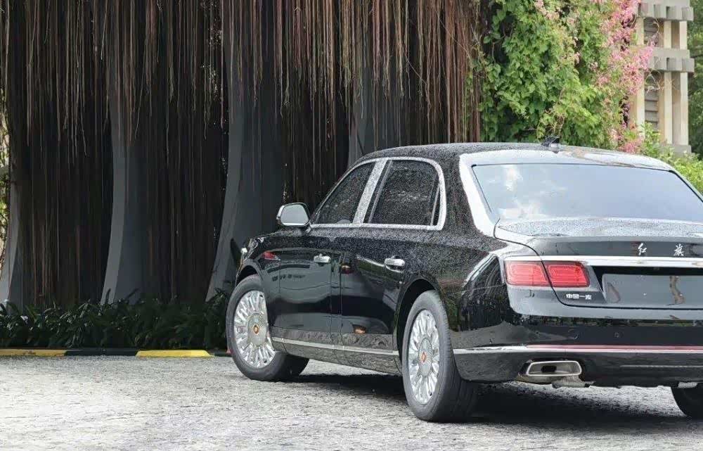 【文章】一汽红旗N701，地位超红旗L5，配V6插混＋超级联屏！_车家号_汽车之家