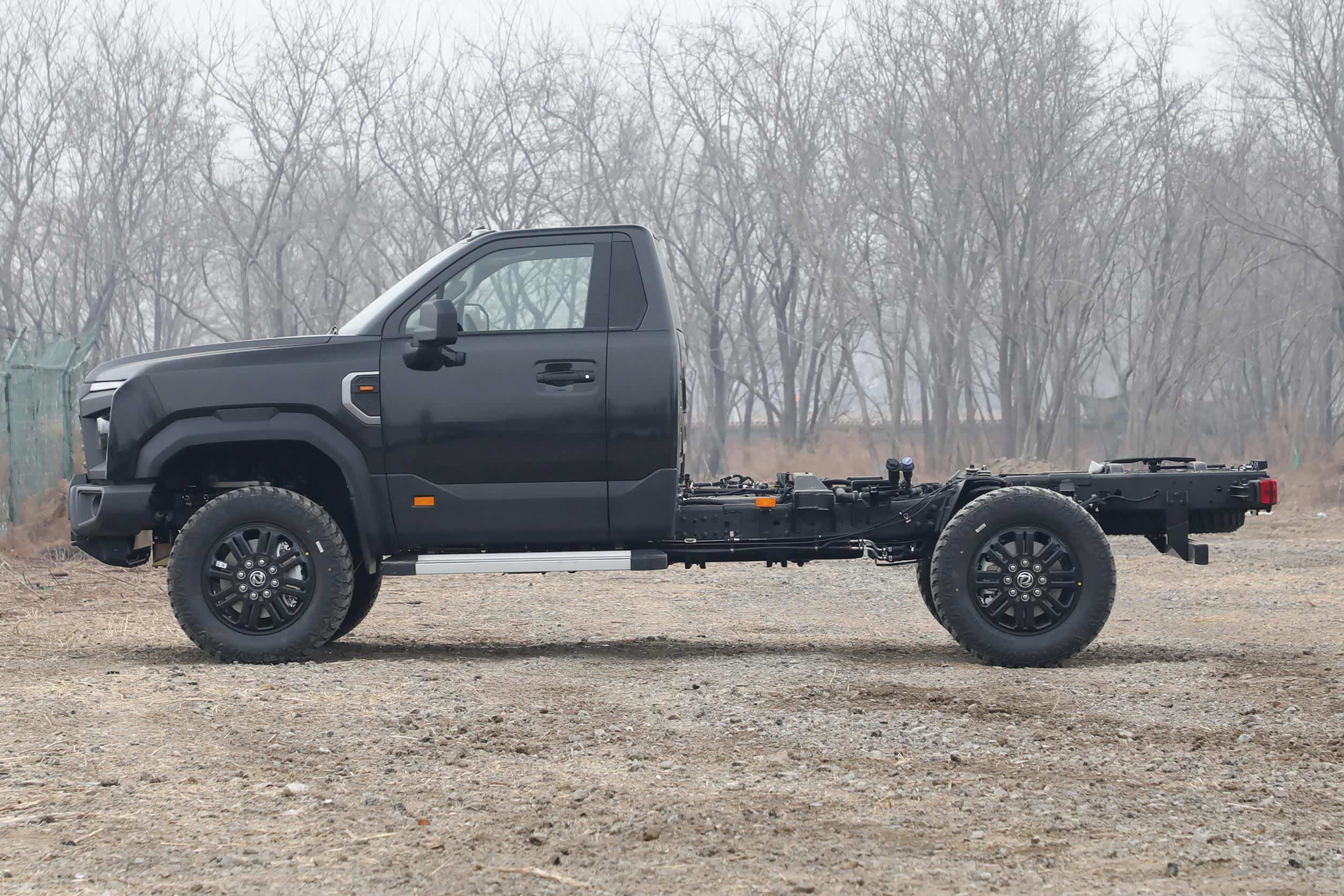 【文章】又一款国产百万级SUV！猛士MS600 SUV亮相，简直就是民用装甲车_车家号_汽车之家