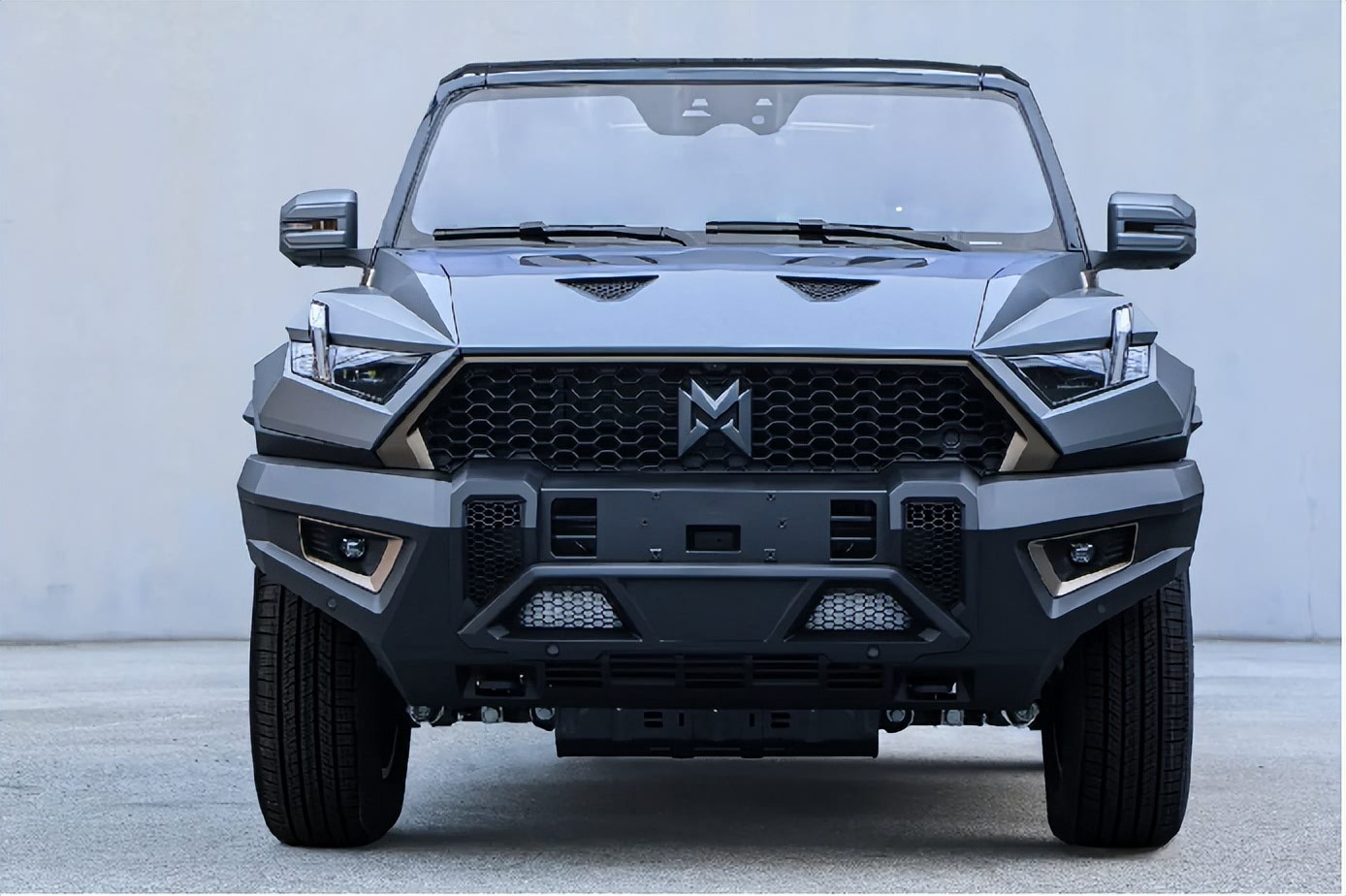 【文章】对标仰望U8？东风猛士M18-2官图发布，售价或超70万元_车家号_汽车之家