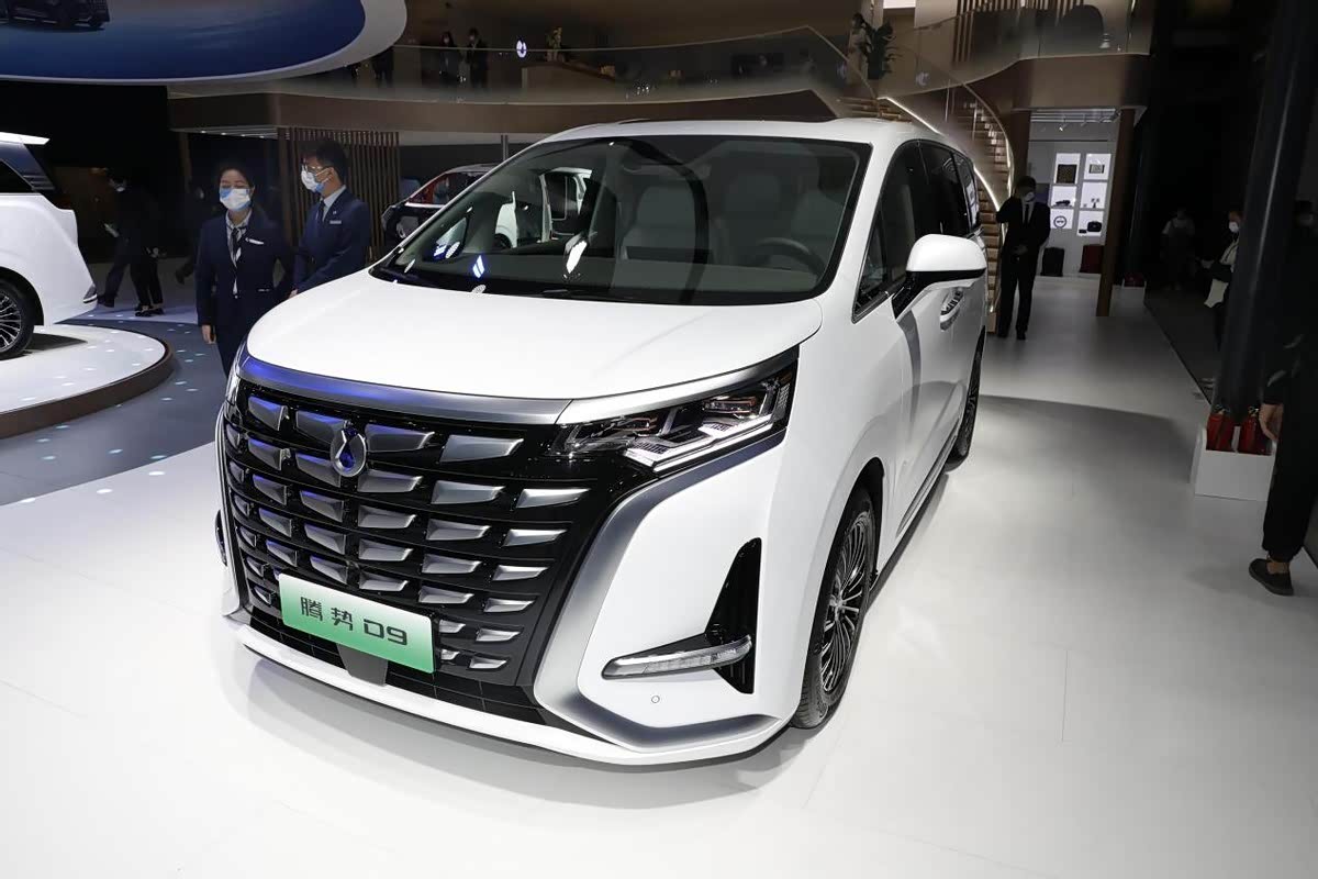 【文章】理想L8的对手，定位大七座MPV，搭载1.5T插混，解析腾势D9 DM-i_车家号_汽车之家