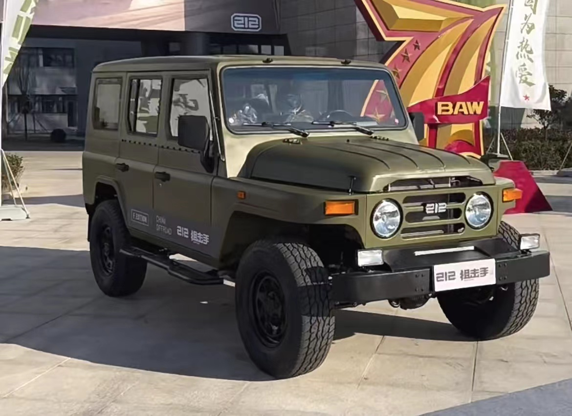 【文章】BJ 212自动挡实车现身，搭2.0T+8AT+电控分时四驱，或配侧开尾门_车家号_汽车之家