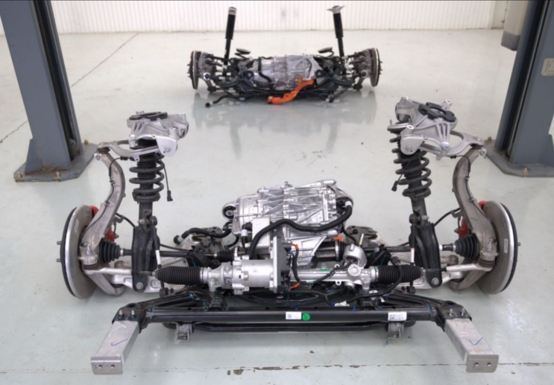 【文章】化茧成蝶，中国汽车底盘进化论—底盘解析阿维塔11 VS Model Y_车家号_汽车之家