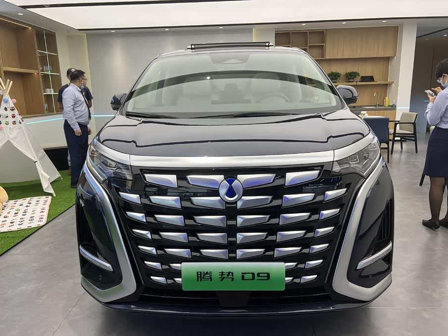 【文章】实拍腾势D9，源于比亚迪，它真有可能超越GL8和奥德赛_车家号_汽车之家