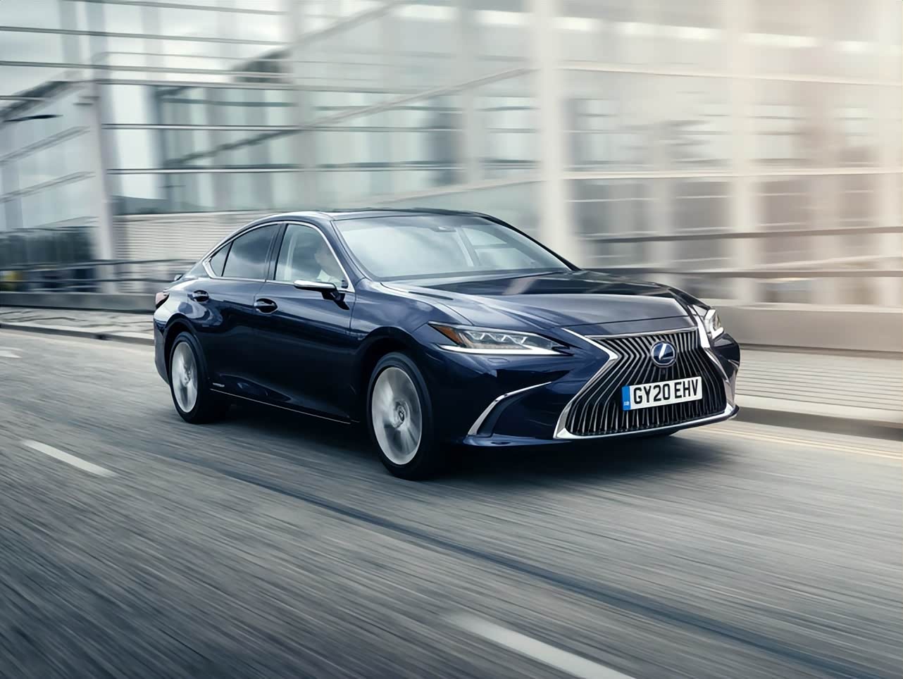 【文章】只有没开过雷克萨斯的人，才会觉得ES300h和ES200是一台车_车家号_汽车之家