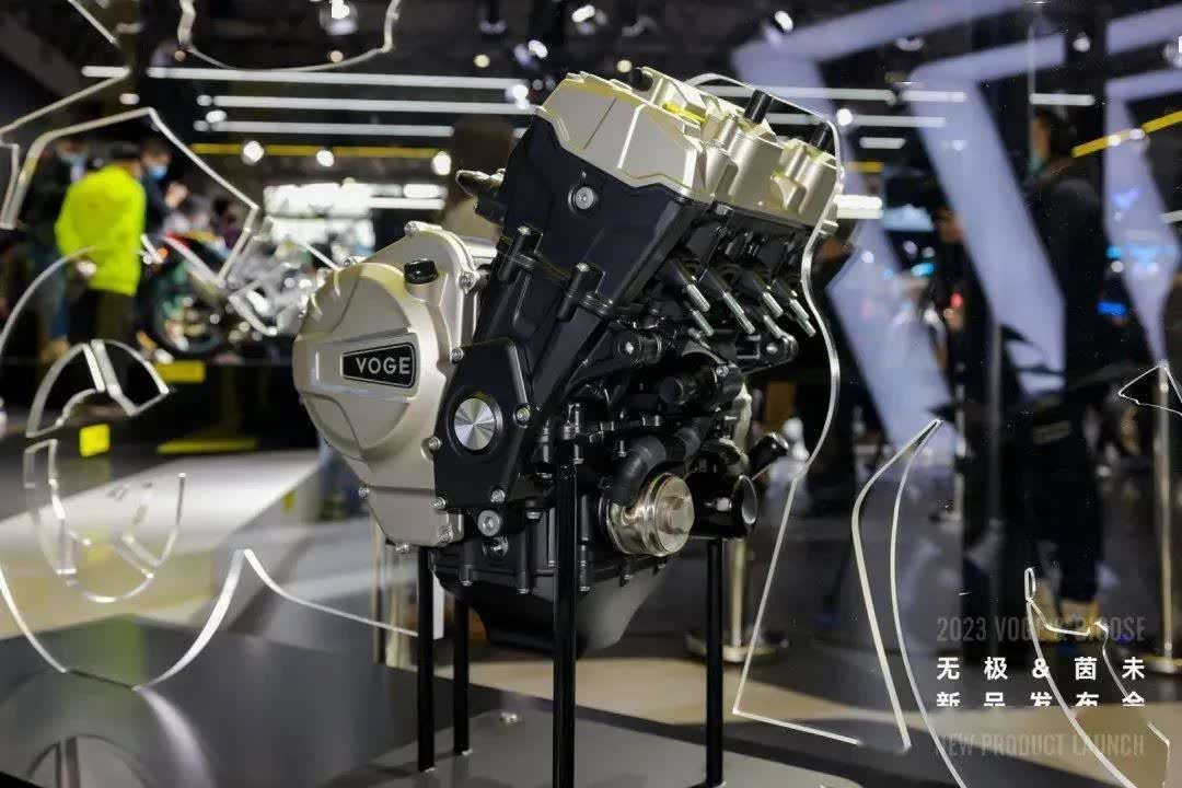 【文章】3秒俱乐部的首款四缸仿赛，无极RR660曝出新进展，单摇臂高颜值_车家号_汽车之家