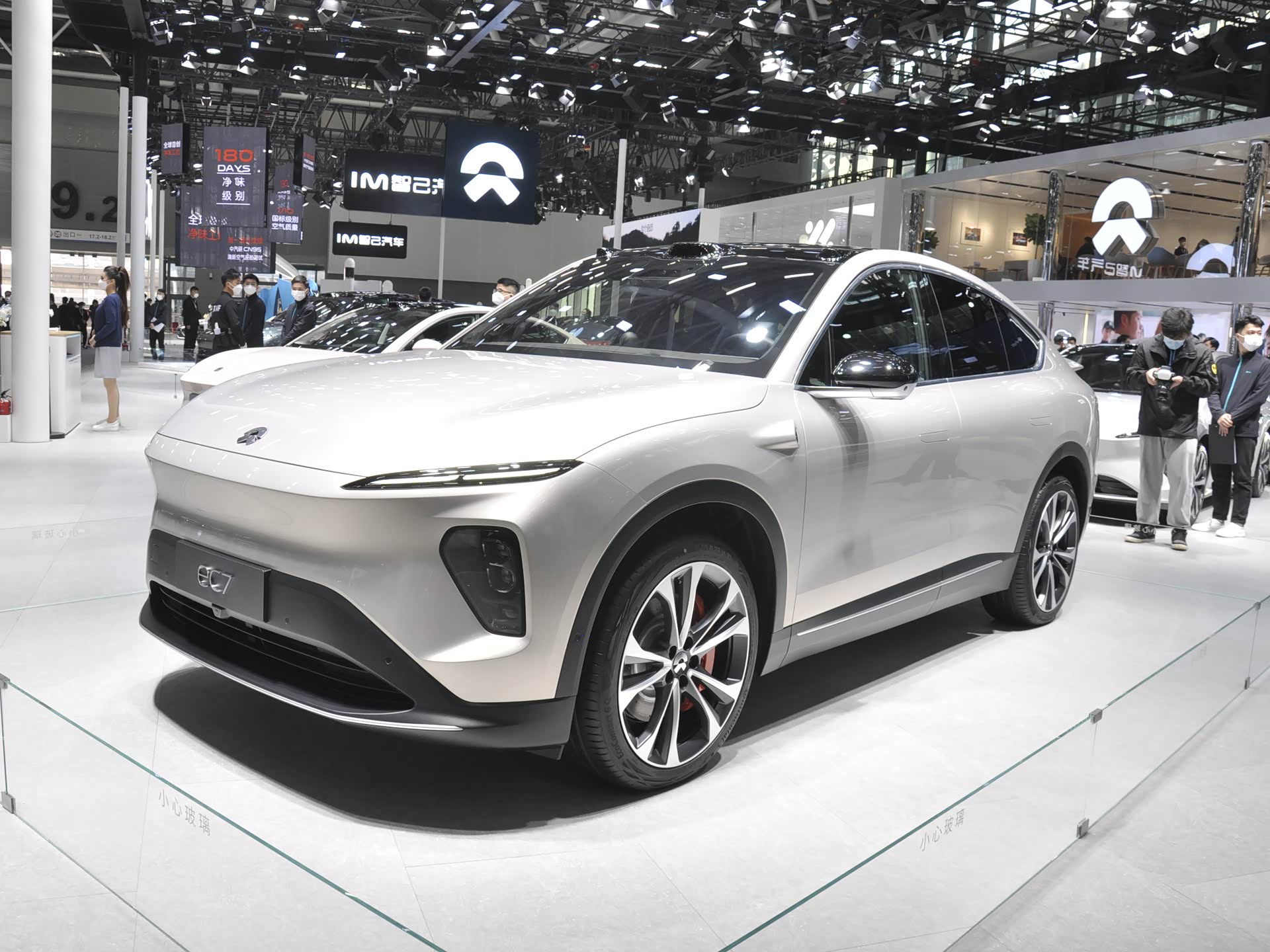 【文章】家族旗舰轿跑SUV 蔚来EC7亮相广州车展 售价48.8万元起_车家号_汽车之家