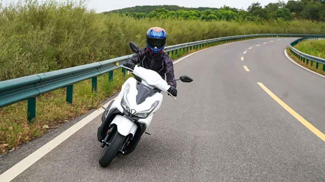 【文章】动力媲美150级的高端代步125踏板—大阳VRS125动态评测_车家号_汽车之家