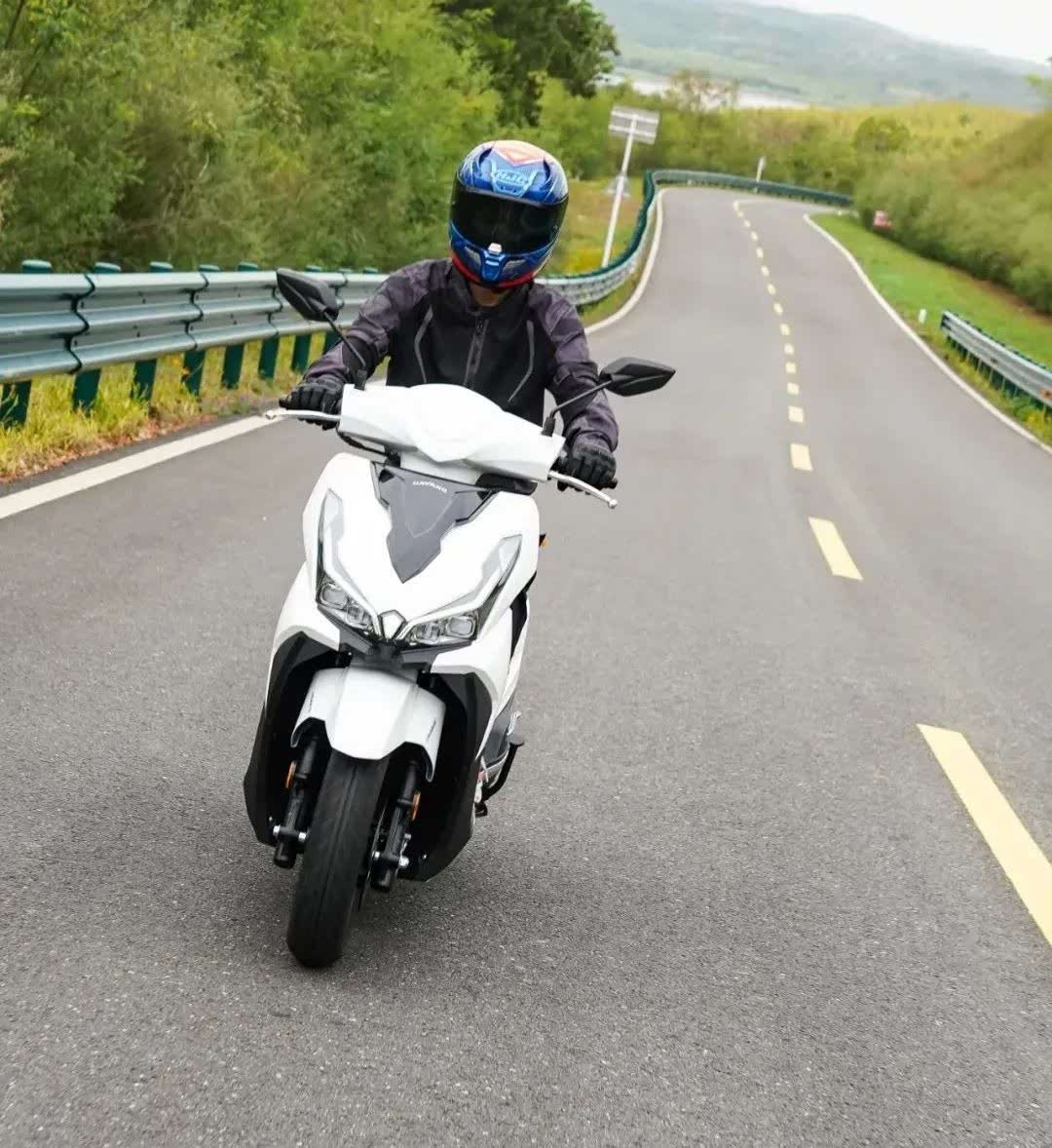 【文章】动力媲美150级的高端代步125踏板—大阳VRS125动态评测_车家号_汽车之家