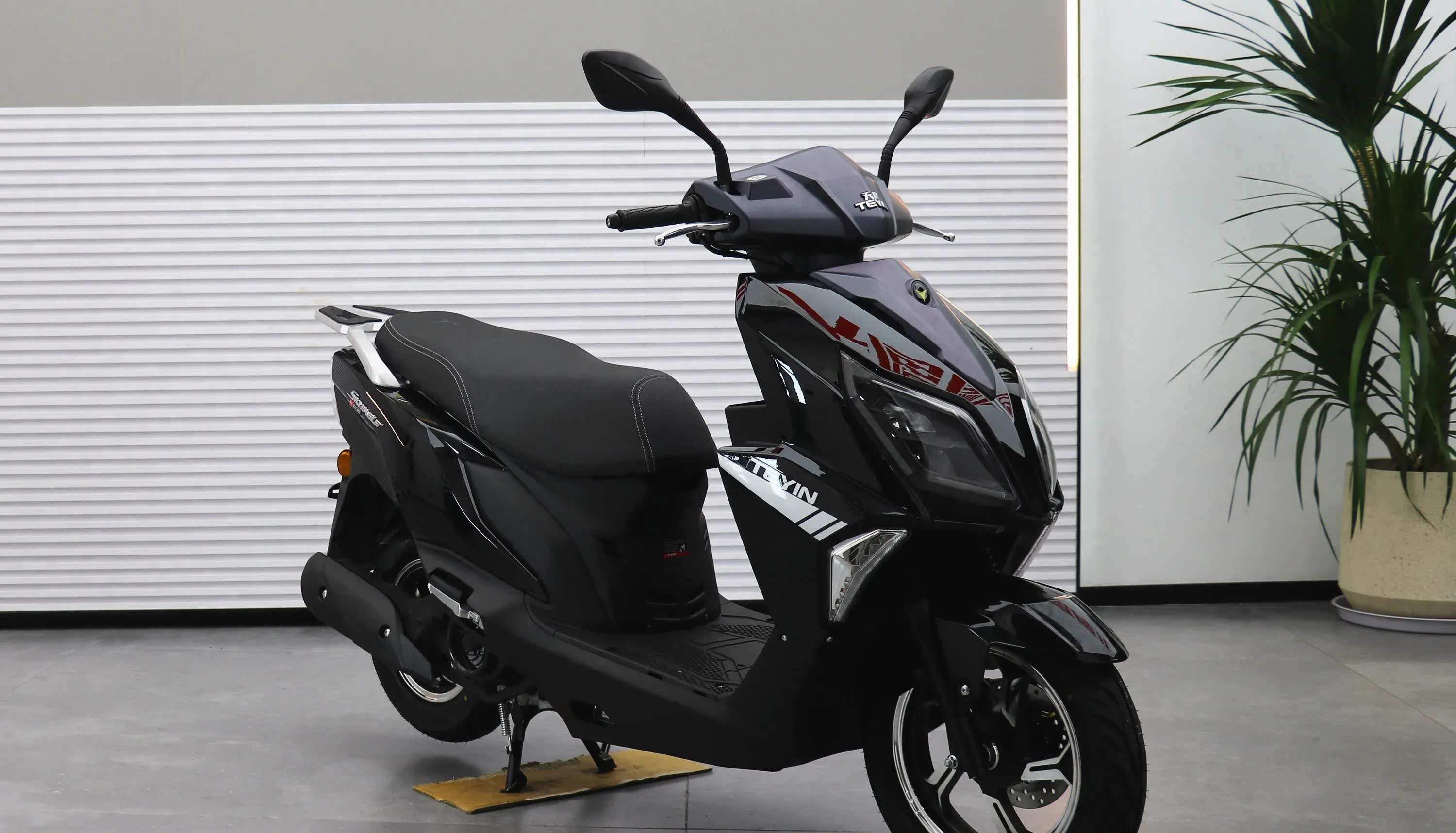 【文章】天鹰打造的“UY125”上市，售价7980，有ABS和无钥匙启动_车家号_汽车之家