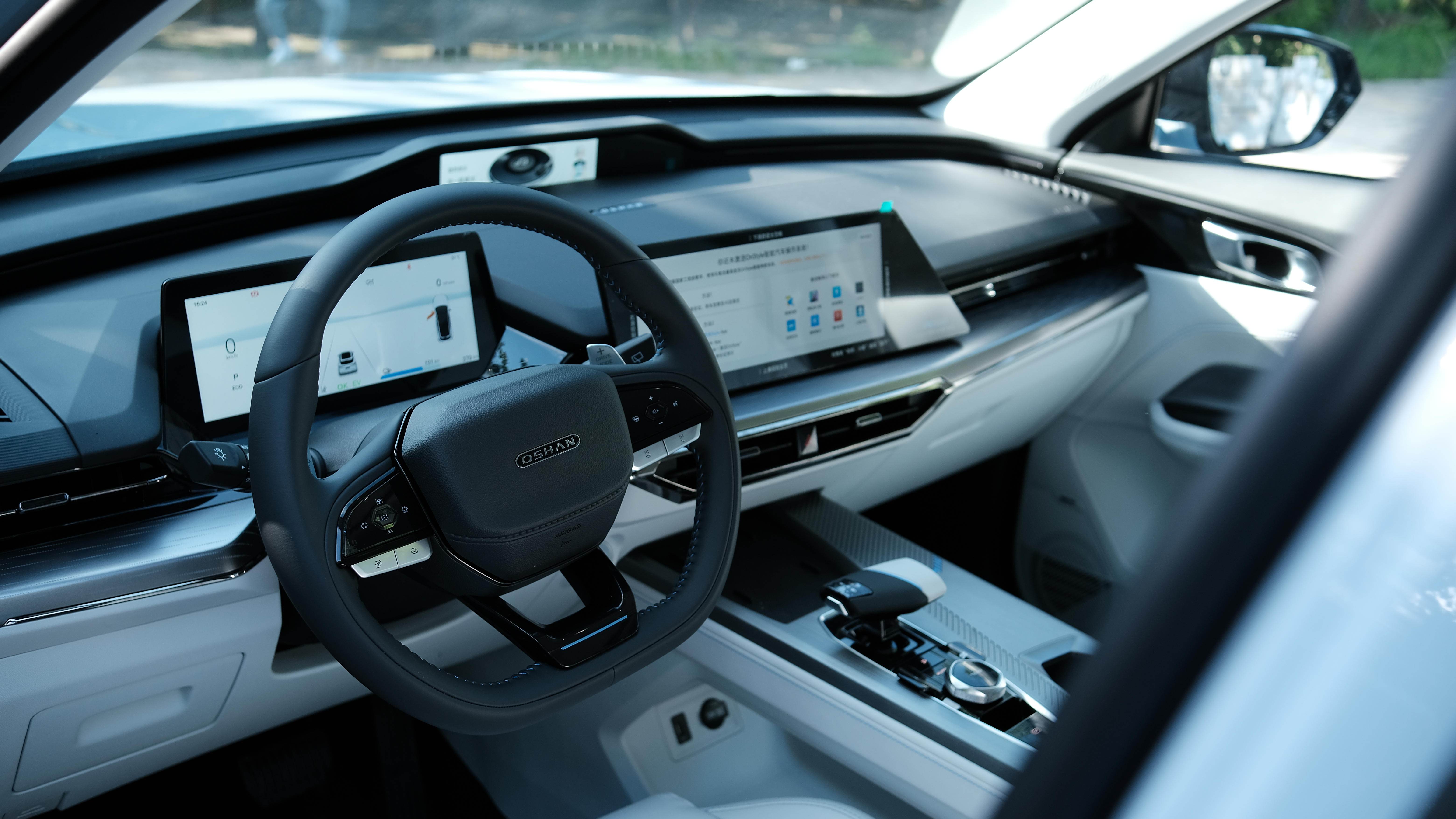 【文章】试驾长安欧尚Z6 iDD：“黑科技”亮眼，满油满电综合续航1200公里_车家号_汽车之家