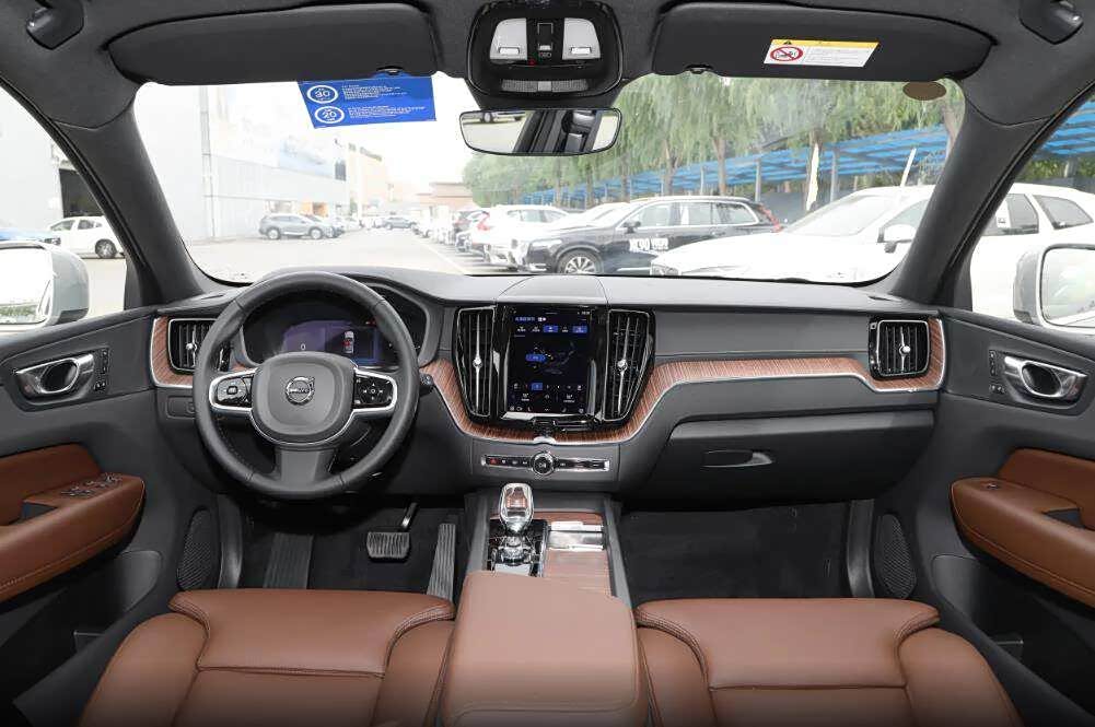【文章】扮猪吃老虎的SUV，配310马力+电机，5秒破百，沃尔沃XC60 T8_车家号_汽车之家