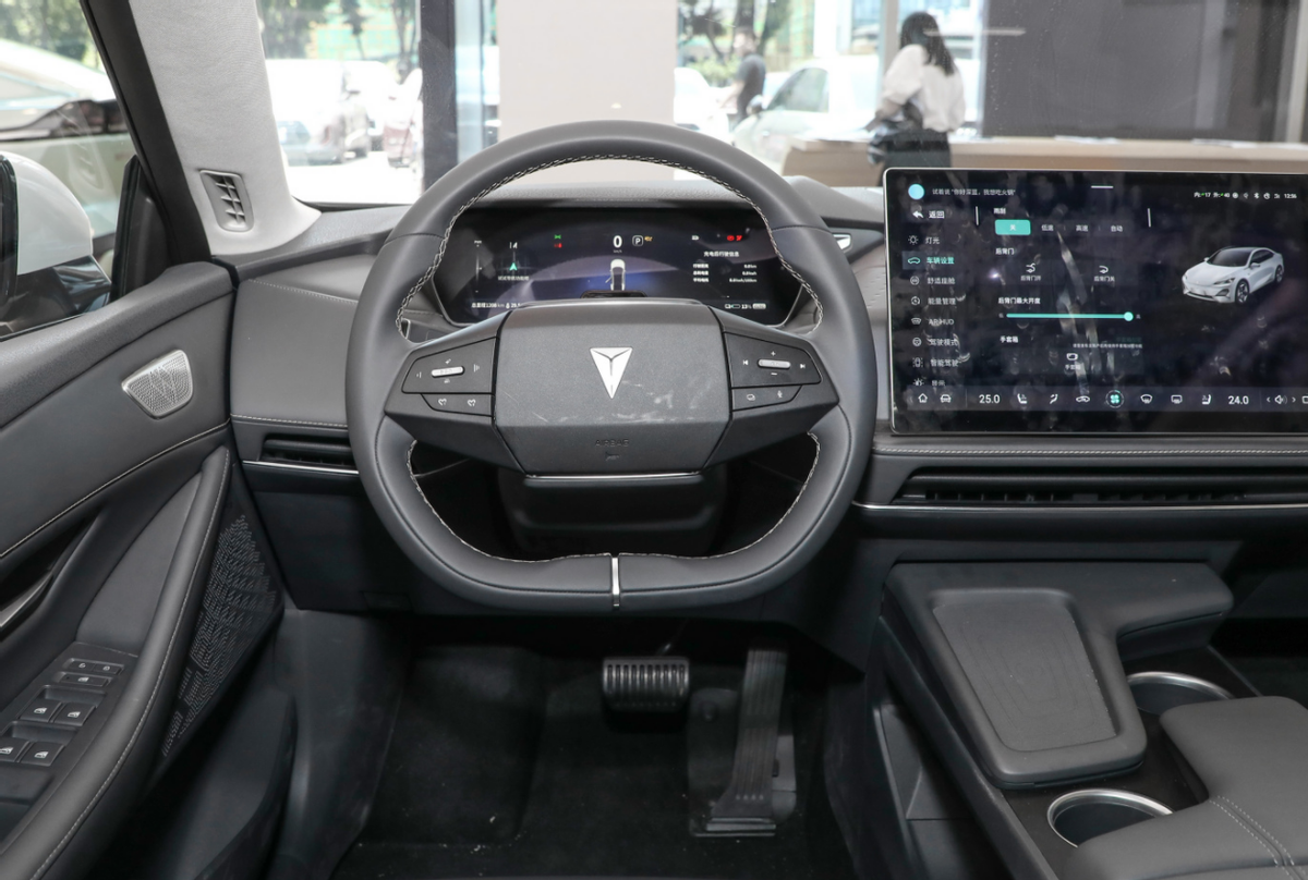 【文章】高通8155芯片加持，14.6英寸向日葵屏，深蓝SL03的配置同级领先？_车家号_汽车之家