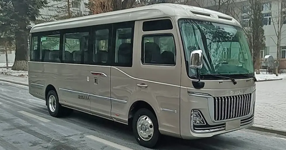 【文章】国产柯斯达来了！红旗QM7曝光，搭载3.0T发动机，使用家族化前脸_车家号_汽车之家