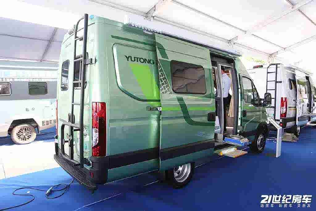 【文章】这颜色够靓！大厂的房车真是颜值配置双高！宇通B530新款B型房车_车家号_汽车之家