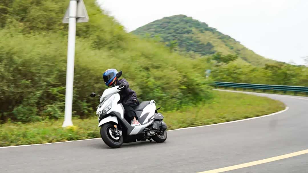 【文章】动力媲美150级的高端代步125踏板—大阳VRS125动态评测_车家号_汽车之家