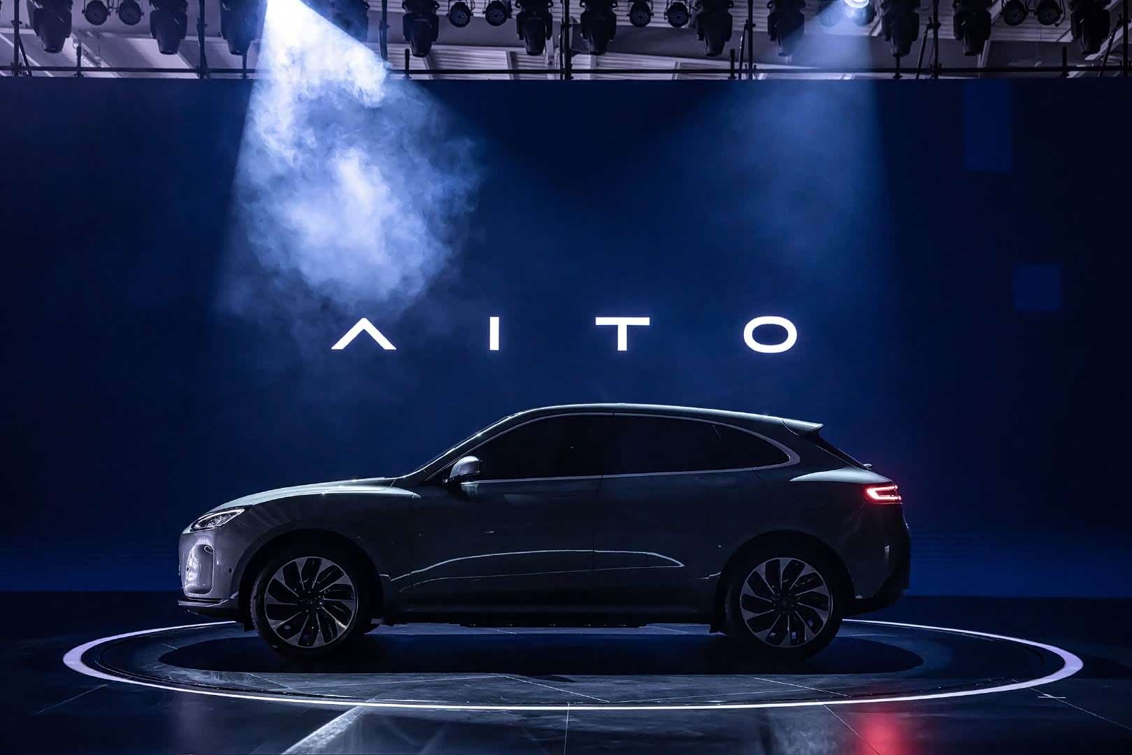 【文章】华为最贵终端！AITO问界M5官宣涨价1万，高管曝10元芯片炒到2500_车家号_汽车之家