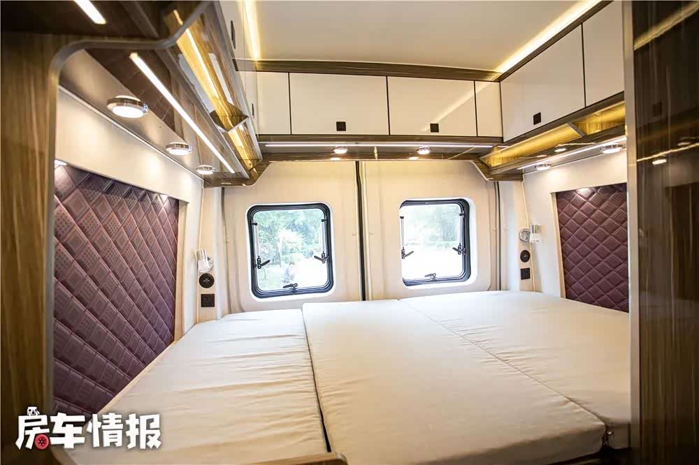 【文章】首款福特V363房车实拍！2.3T柴油机+8AT动力足好开，还带航空座椅_车家号_汽车之家