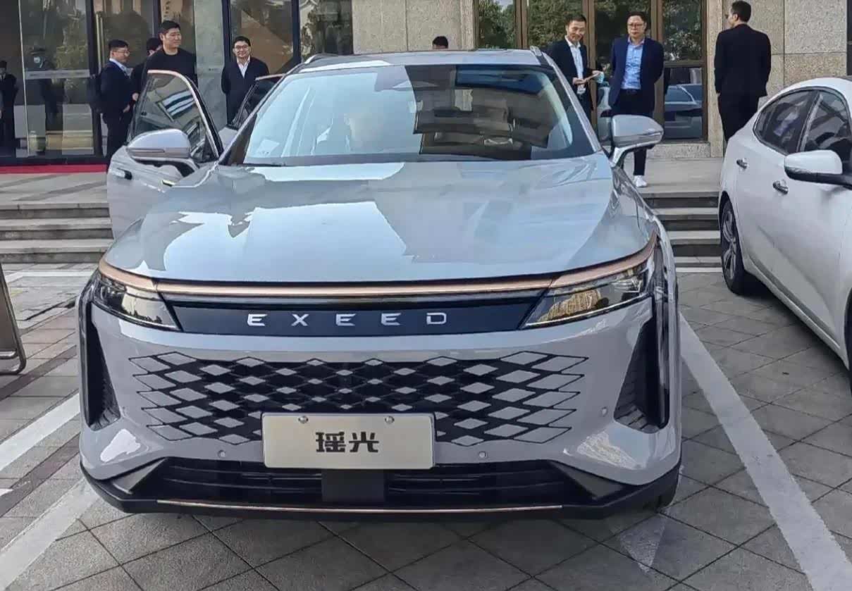 【文章】奇瑞“偷师”长安UNI-K设计？星途瑶光实车，换装安徽孚祯8AT_车家号_汽车之家