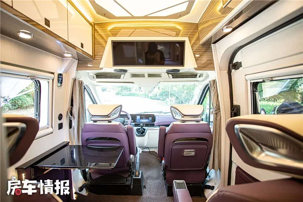 【文章】首款福特V363房车实拍！2.3T柴油机+8AT动力足好开，还带航空座椅_车家号_汽车之家
