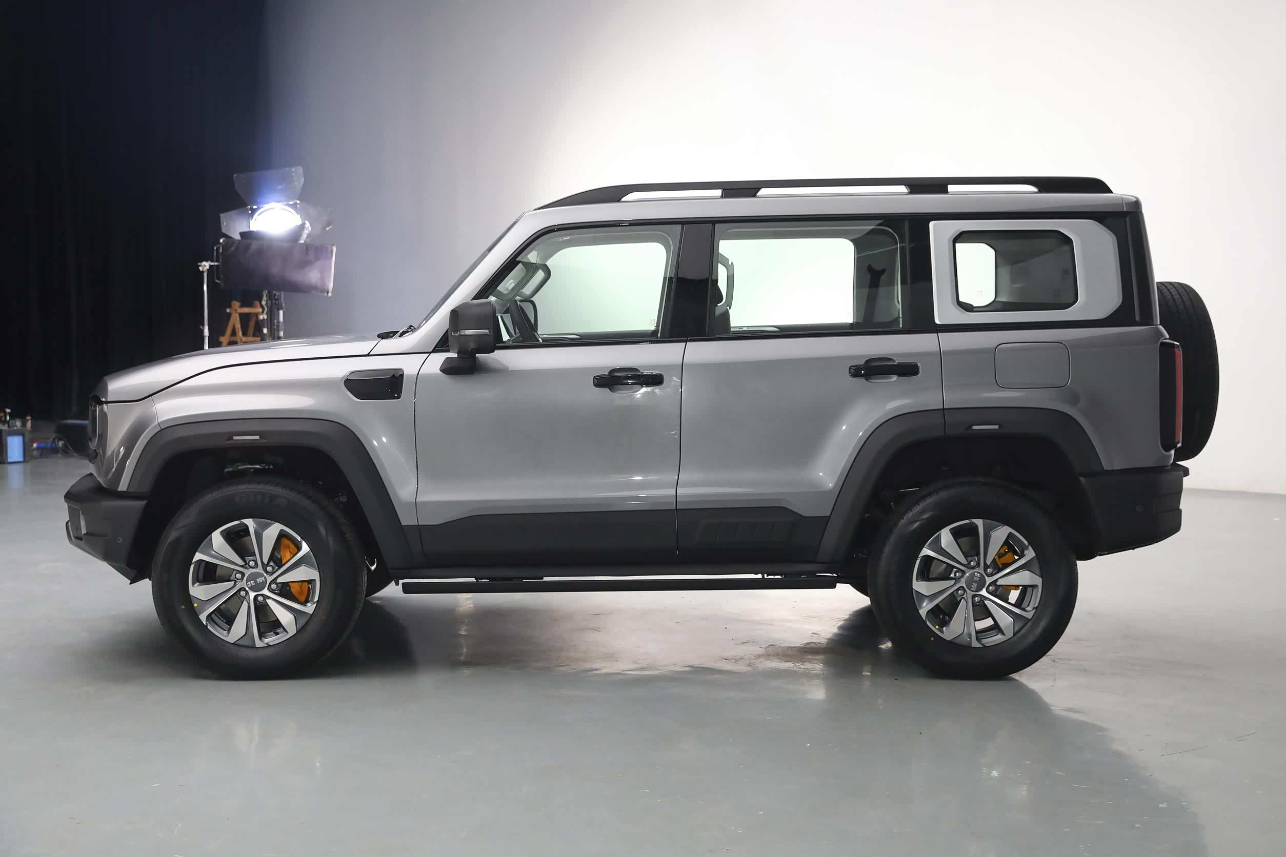 【文章】换装高功率2.0T/无边框车门，全新一代北京BJ40实车亮相_车家号_汽车之家