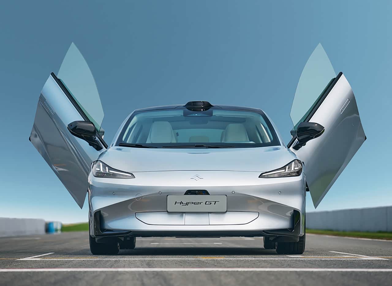 【文章】21.99万元 昊铂GT上市 一定要选剪刀门版本 实在太帅_车家号_汽车之家