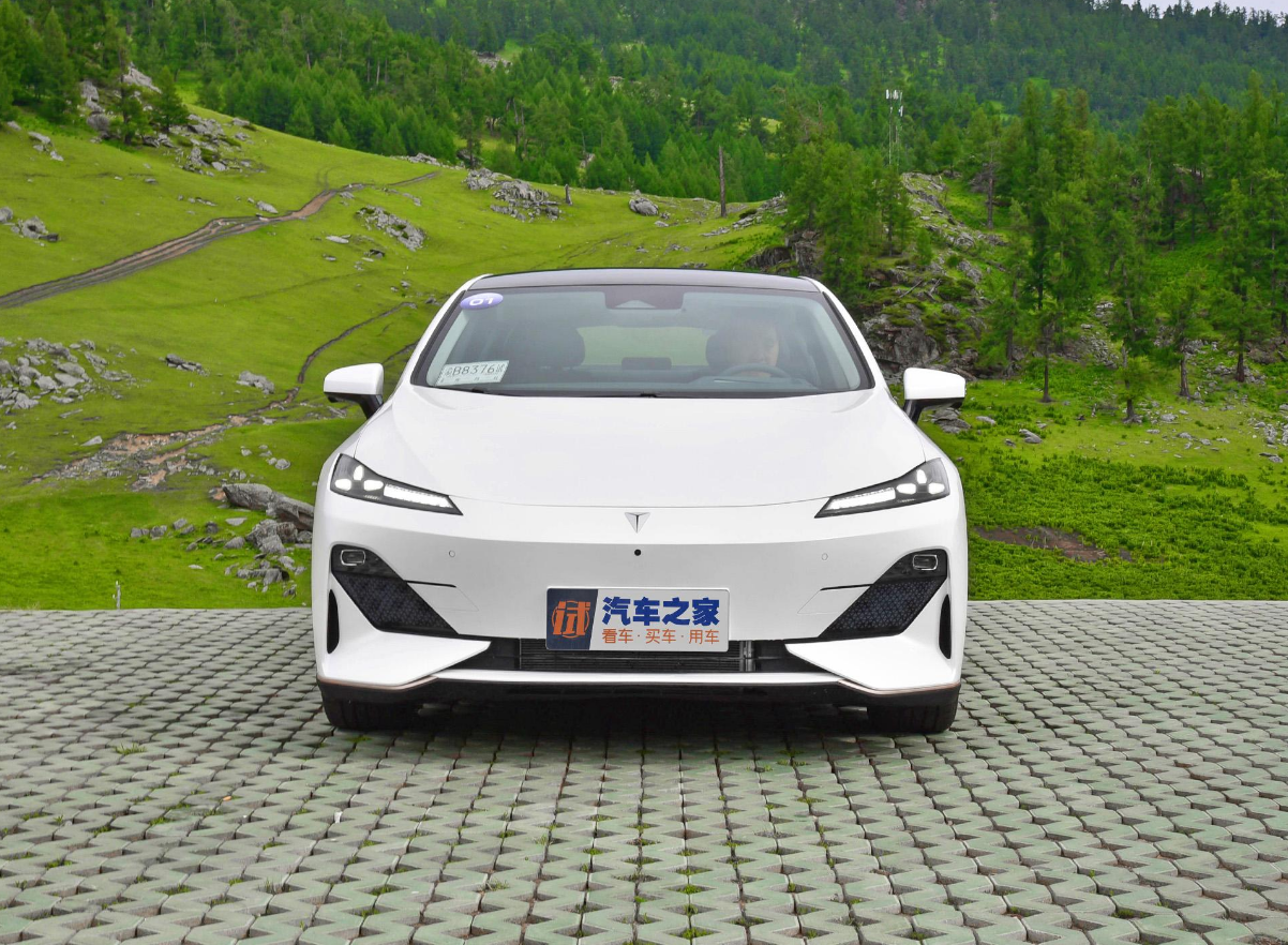 【文章】长安深蓝SL03重庆车展首发亮相 预售价17.98万起 都有哪些亮点？_车家号_汽车之家