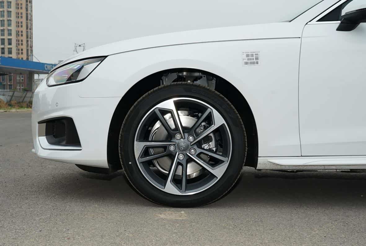 【文章】试驾奥迪A4L 40 TFSI 时尚致雅型，配2.0T发动机！行驶品质高级_车家号_汽车之家