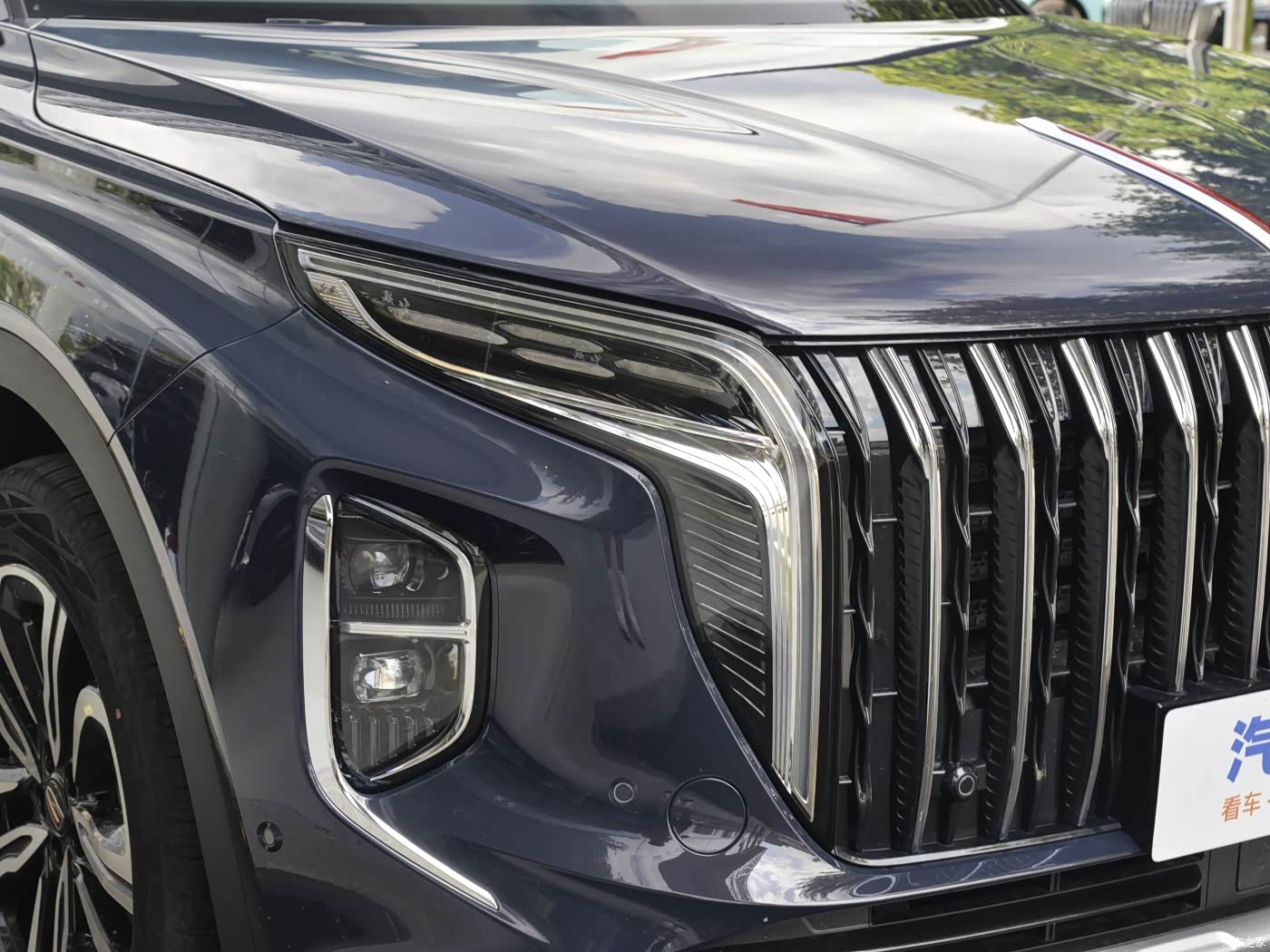 【文章】内外大升级，2.0T+8AT，全新红旗HS7预售25.98万起，与宝马X5同级_车家号_汽车之家