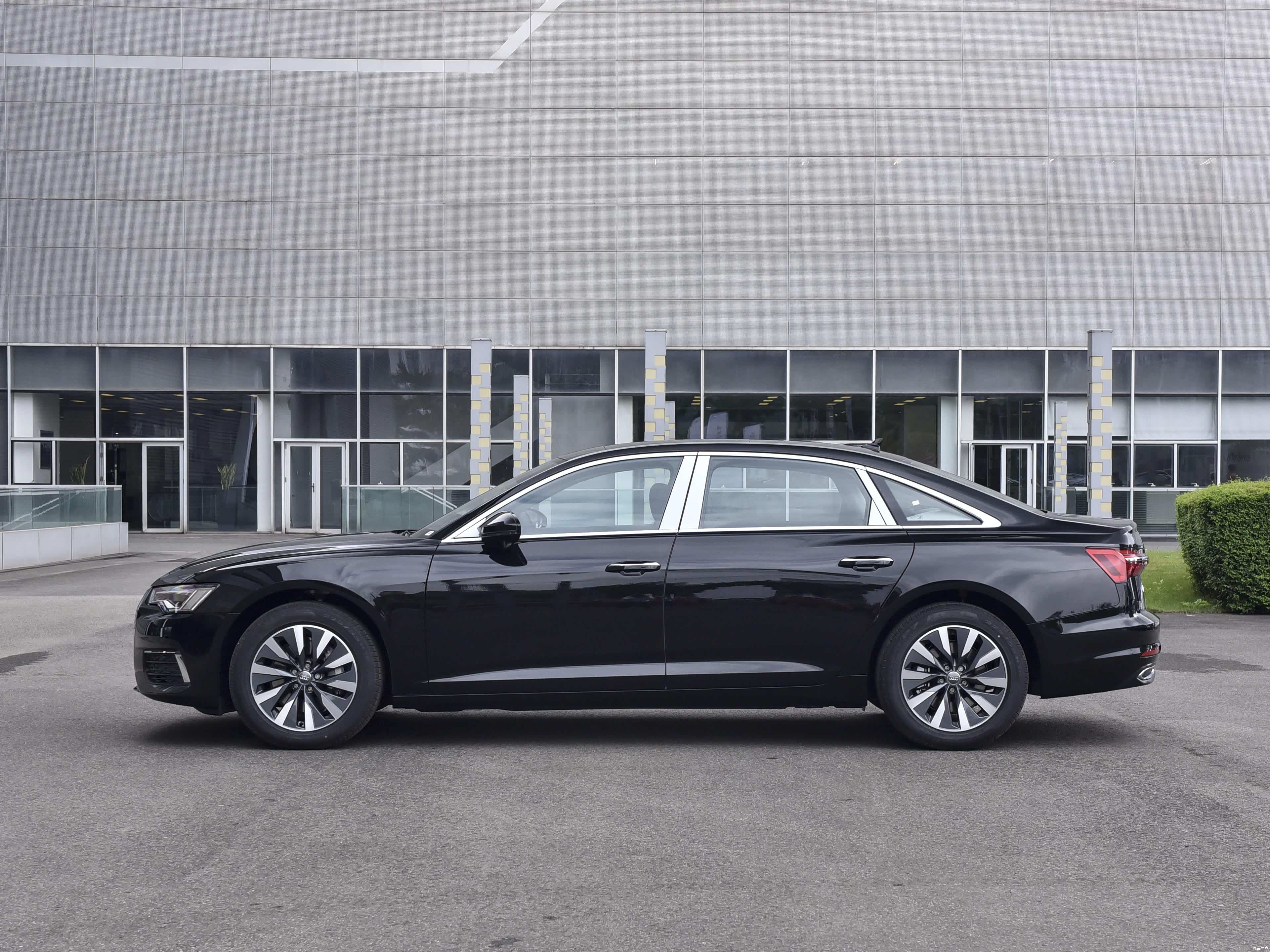 【文章】稳扎稳打还是年轻运动 奥迪A6L和A7L如何选？_车家号_汽车之家