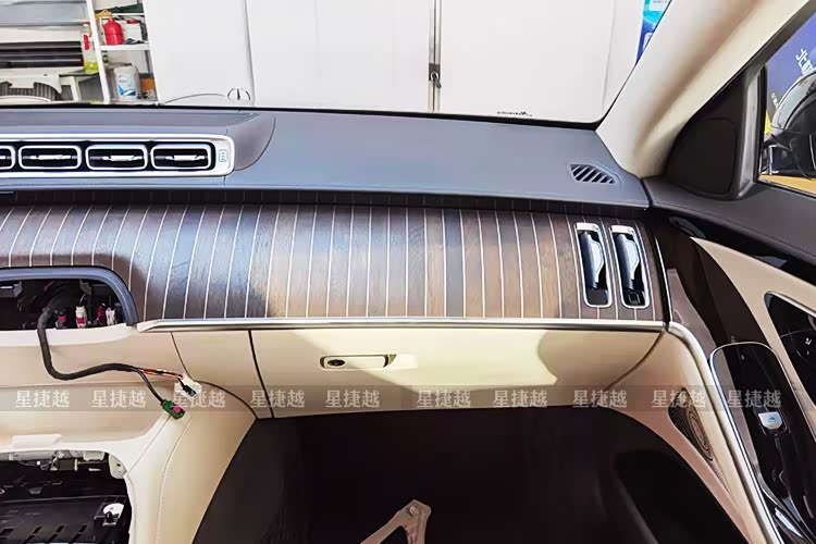 【文章】档次提升有妙招，21款迈巴赫S480升级更换S680竖纹核桃木内饰板_车家号_汽车之家