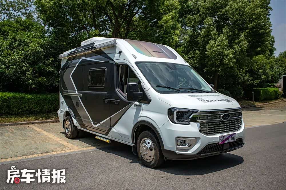 【文章】首款福特V363房车实拍！2.3T柴油机+8AT动力足好开，还带航空座椅_车家号_汽车之家