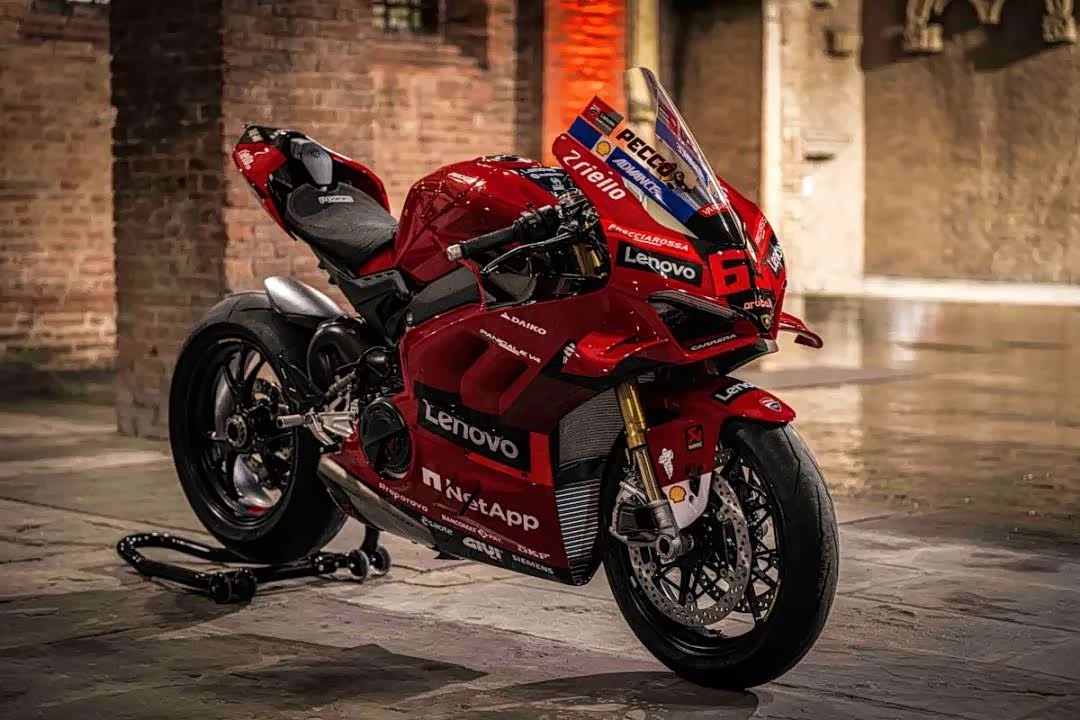 【文章】杜卡迪Panigale V4S发布两款限量版，冠军车手亲笔签名_车家号_汽车之家