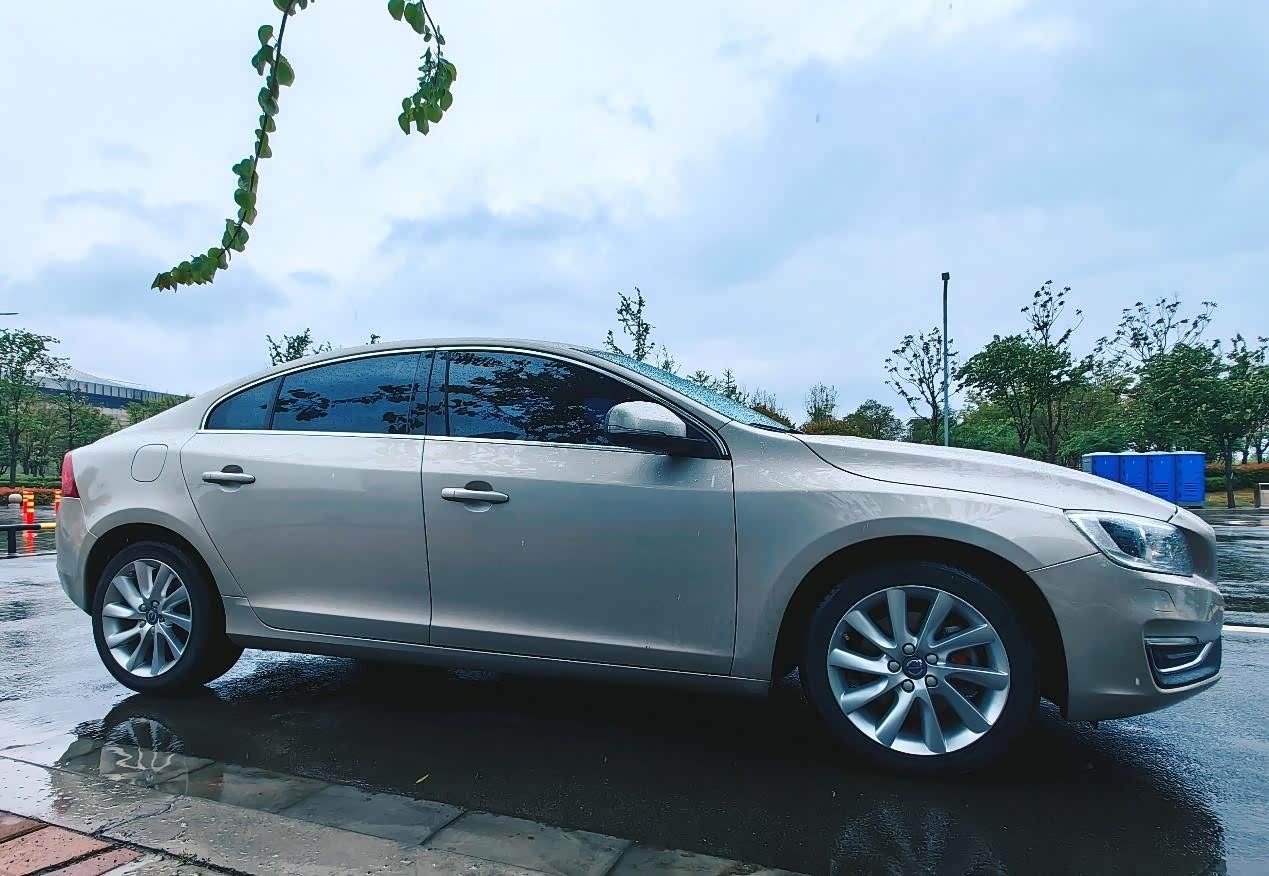 【文章】奥迪A4L与沃尔沃S60，对比两款车的质量和口碑，哪辆更值得选择？_车家号_汽车之家