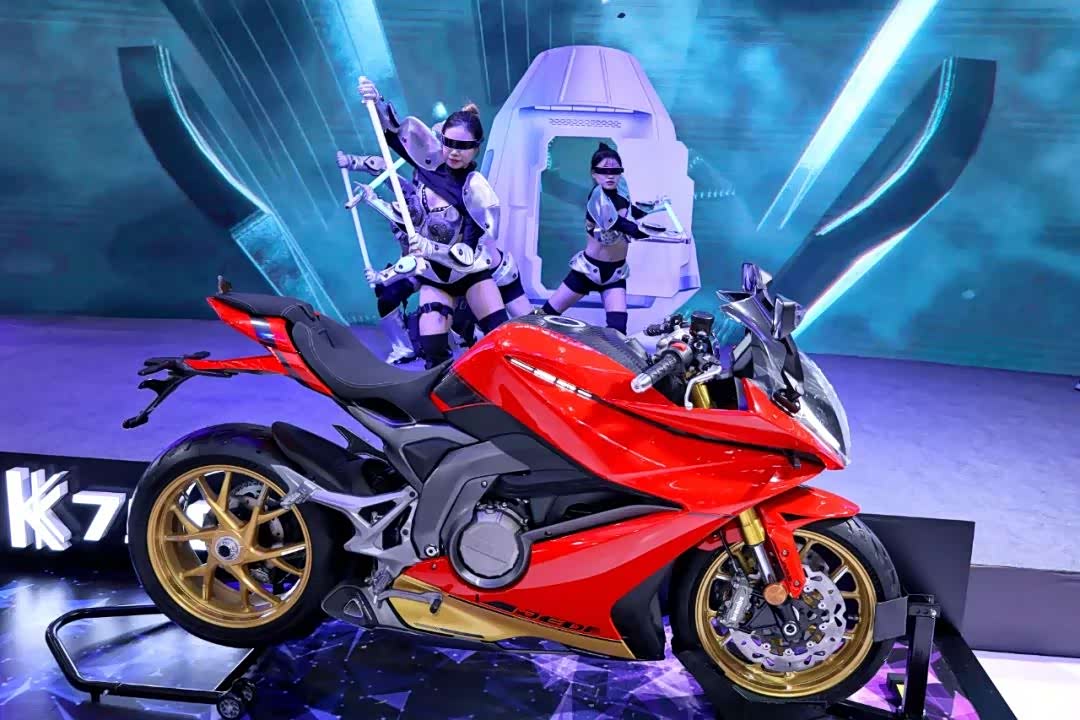 【文章】国产仿赛还得看杰迪！VISION K333全球首秀，K750公布售价！_车家号_汽车之家