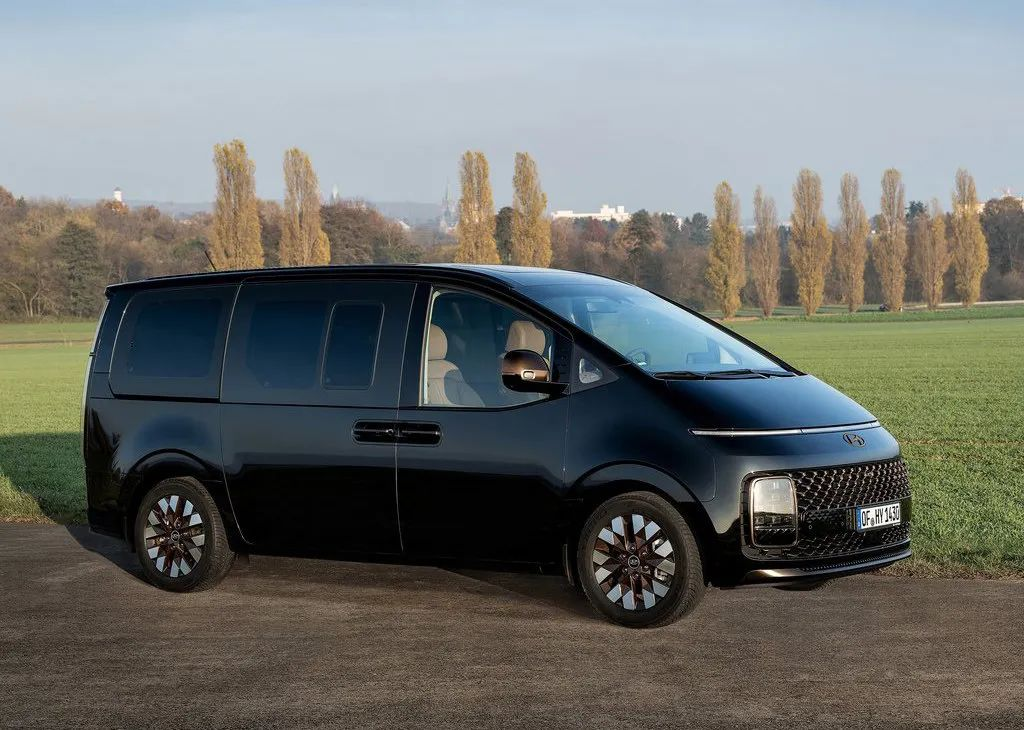 【文章】现代全新MPV现身国内，圆润造型酷似理想MEGA原型？_车家号_汽车之家