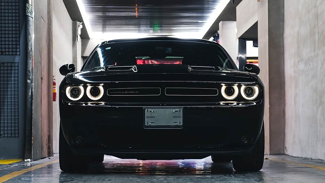 是男人都想拥有的美式肌肉车！V6+8AT，试驾道奇Challenger