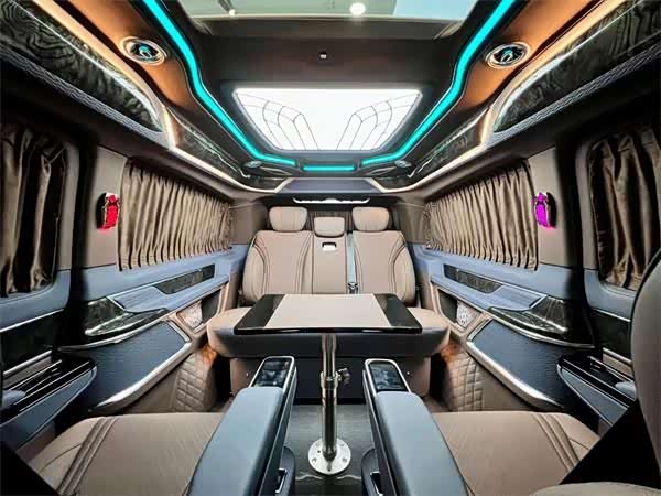 【文章】奔驰迈巴赫商务车，7座V260L高顶版，70w起_车家号_汽车之家