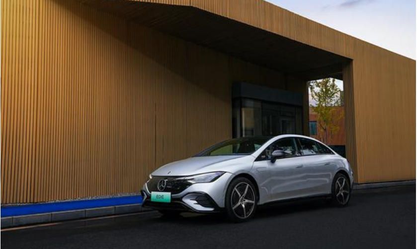 【文章】53万元起，北京奔驰全新EQE开启预售！能打过蔚来ET7吗？_车家号_汽车之家