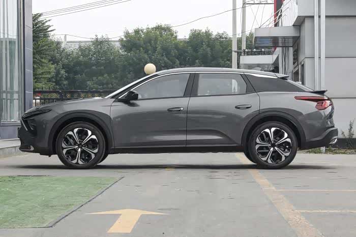 【文章】售14.37万起，外形潮酷，空间实用，雪铁龙凡尔赛C5X值得购买吗？_车家号_汽车之家