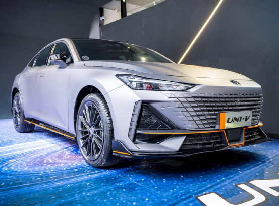 【文章】长安UNI-V开启预售，搭载蓝鲸NE1.5T发动机，预售价10.89万元起_车家号_汽车之家