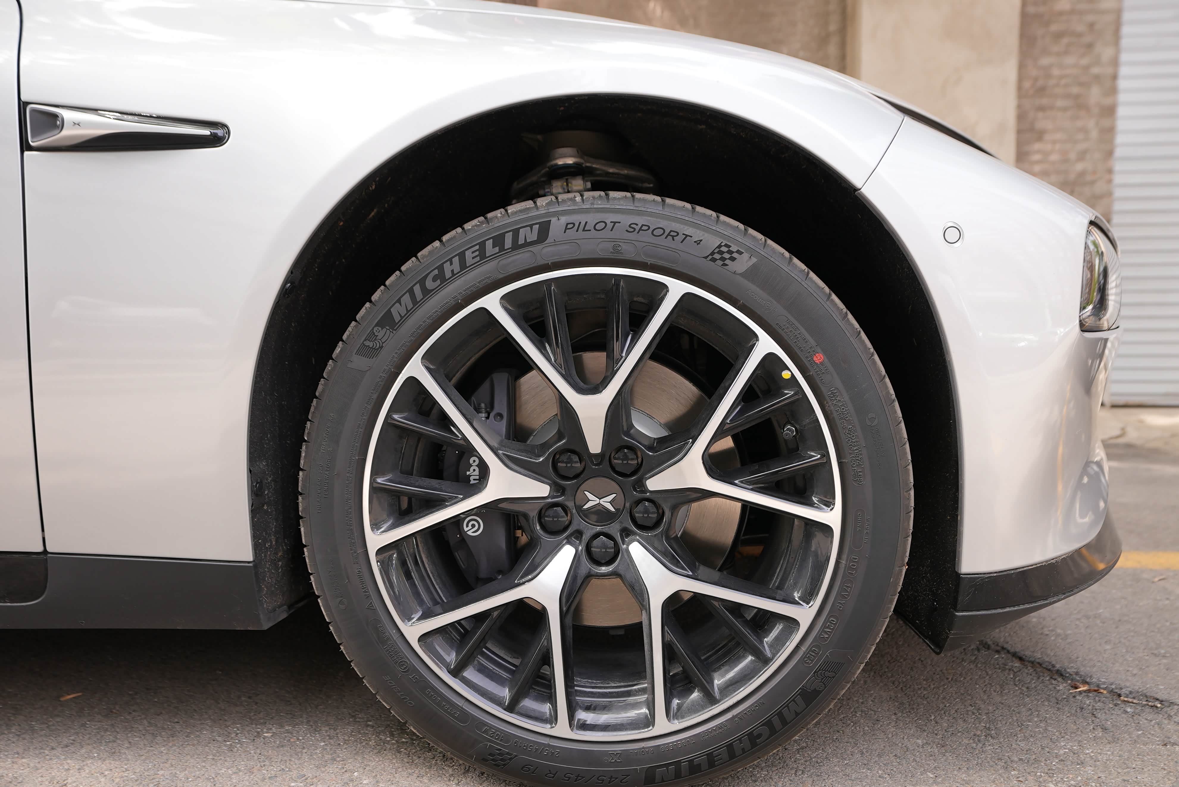 【文章】谁说马力和舒适必须互斥？小鹏P7i给你答案_车家号_汽车之家