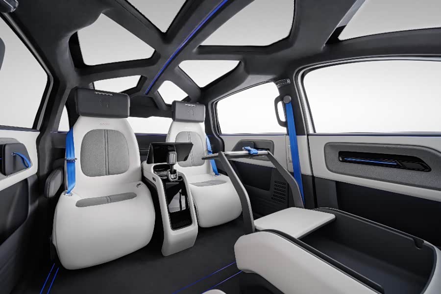 【文章】车规/量产/全冗余，成本低至25万，阿波罗RT6无人车发布_车家号_汽车之家