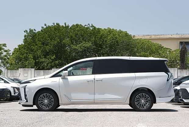 别克GL8陆尊PHEV新车8月26日上市：202公里纯电续航+5C超快充技术_车家号_发现车生活_汽车之家