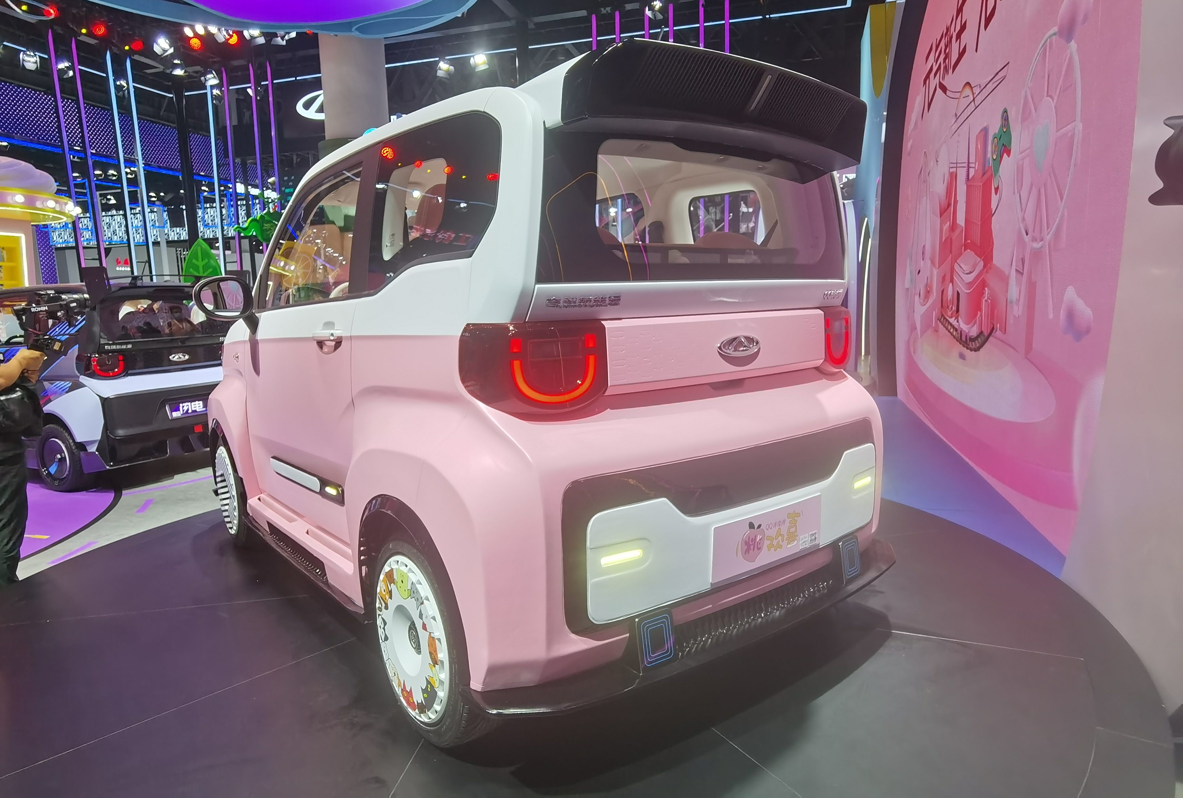 外观可爱，轴距1960mm，奇瑞QQ冰淇淋改装版亮相成都车展